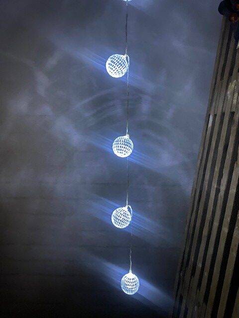 Lyskæde Discokugler LED - Til batteri - Gartnerhallen A/S